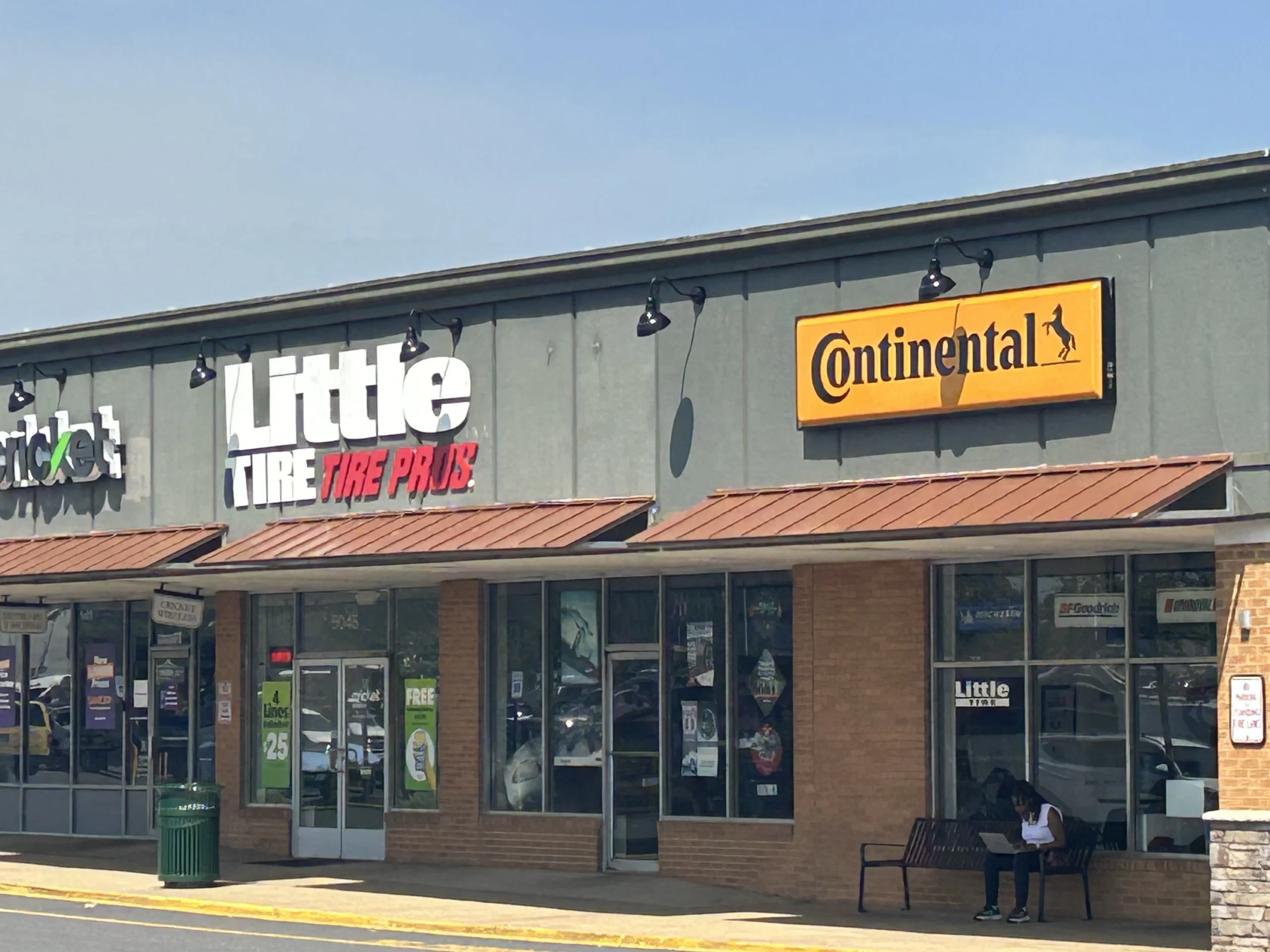 Auto Repair near Lee Hill in Fredericksburg, VA | Little Tire Co. Tire Pros